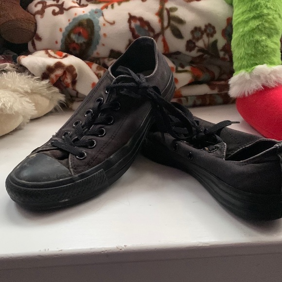 Converse | Shoes | All Black Low Rise Converse | Poshmark
